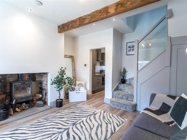 2 bedroom end of terrace house for sale