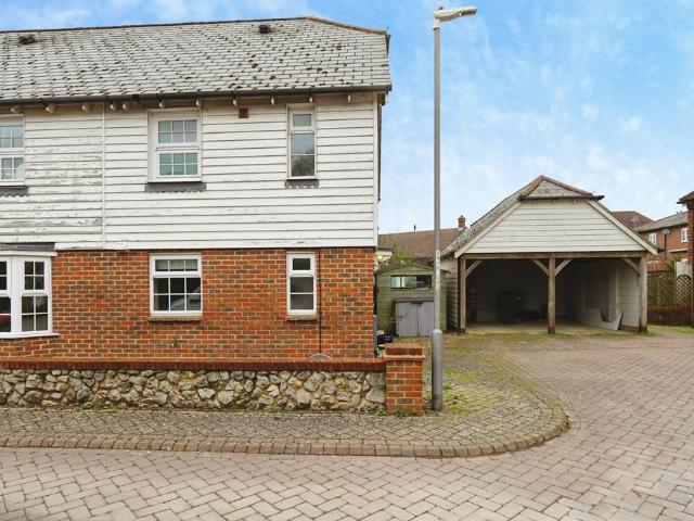 2 bedroom end of terrace house for sale