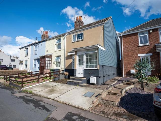 2 bedroom end of terrace house for sale