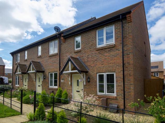 2 bedroom end of terrace house for sale