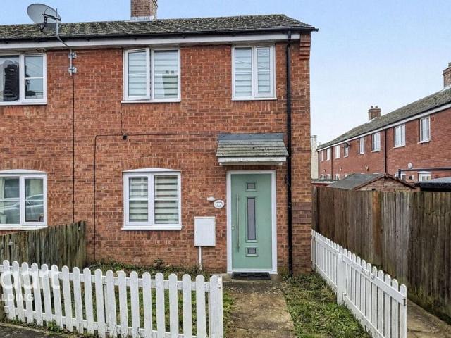 2 bedroom end of terrace house for sale