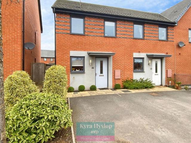 2 bedroom end of terrace house for sale