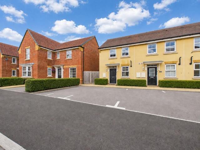 2 bedroom end of terrace house for sale