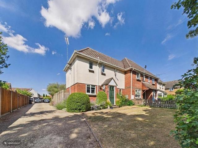 2 bedroom end of terrace house for sale