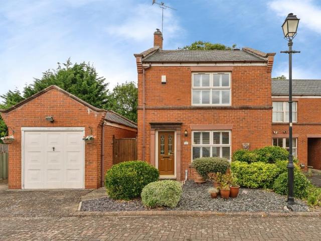 2 bedroom end of terrace house for sale