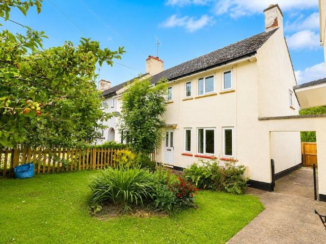 2 bedroom end of terrace house for sale