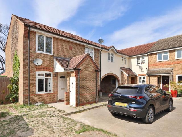2 bedroom end of terrace house for sale