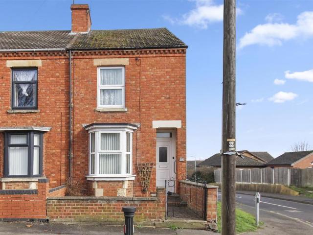 2 bedroom end of terrace house for sale