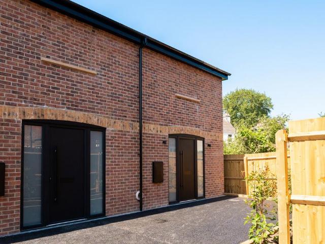 2 bedroom end of terrace house for sale