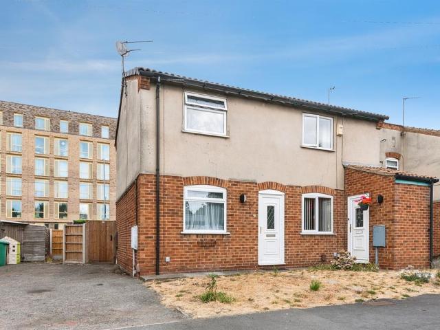 2 bedroom end of terrace house for sale