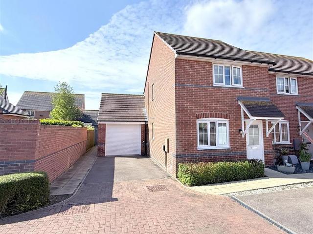 2 bedroom end of terrace house for sale
