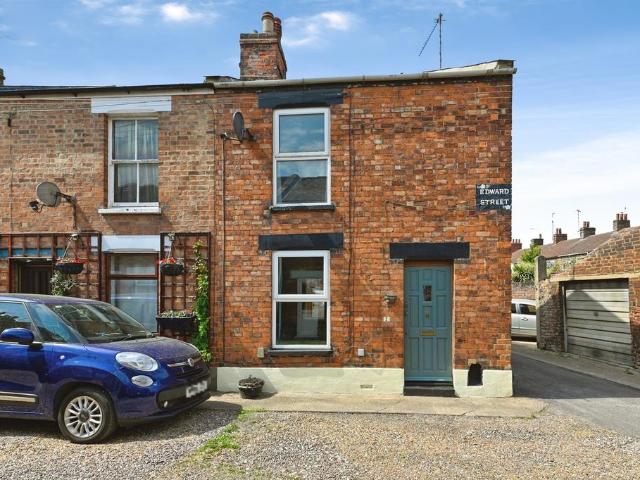 2 bedroom end of terrace house for sale