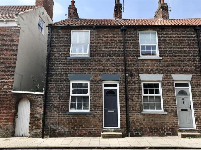 2 bedroom end of terrace house for sale