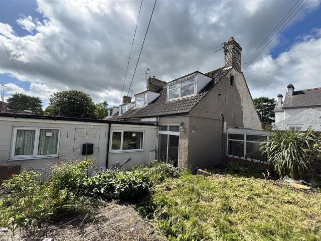 2 bedroom end of terrace house for sale
