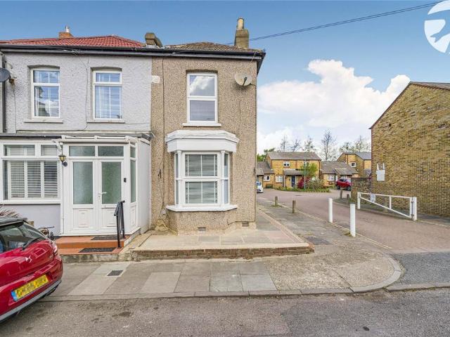 2 bedroom end of terrace house for sale