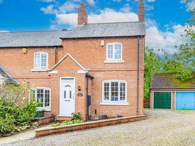 2 bedroom end of terrace house for sale