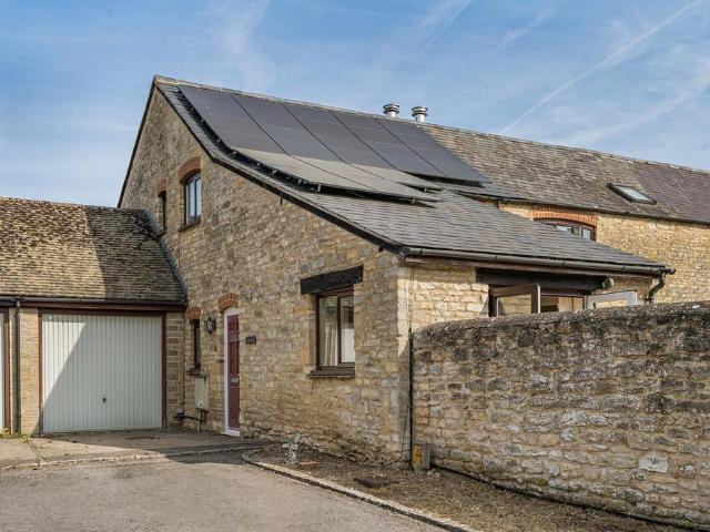 2 bedroom end of terrace house for sale