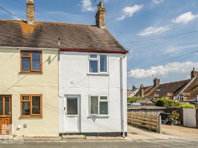 2 bedroom end of terrace house for sale