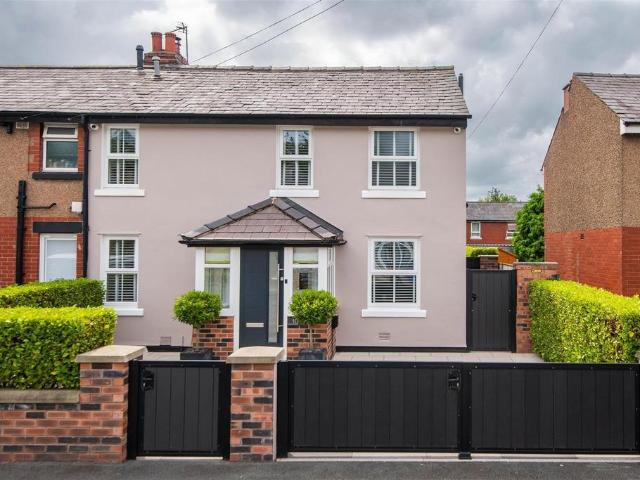 2 bedroom end of terrace house for sale