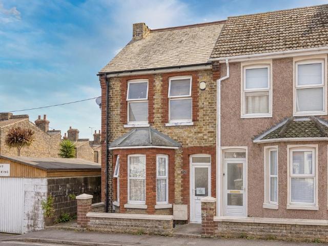 2 bedroom end of terrace house for sale
