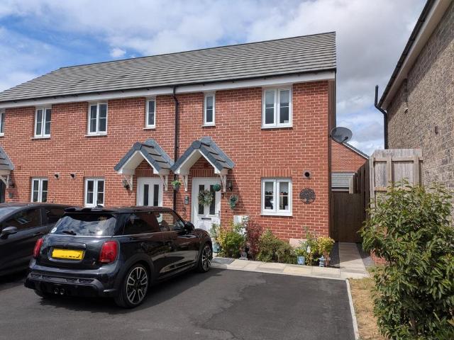 2 bedroom end of terrace house for sale