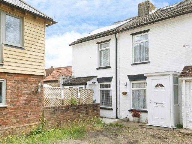 2 bedroom end of terrace house for sale