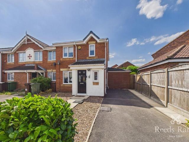 2 bedroom end of terrace house for sale