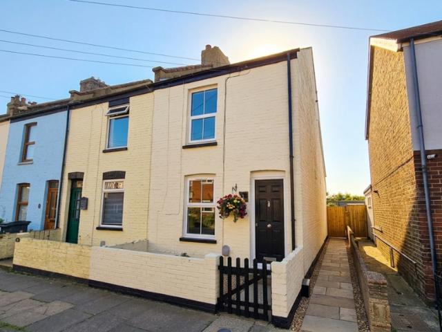 2 bedroom end of terrace house for sale