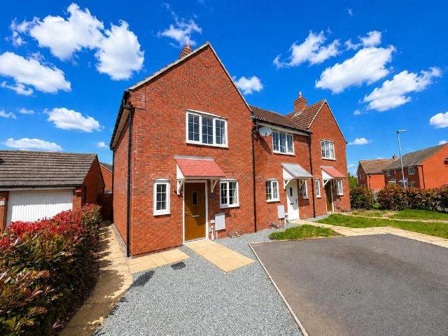 2 bedroom end of terrace house for sale