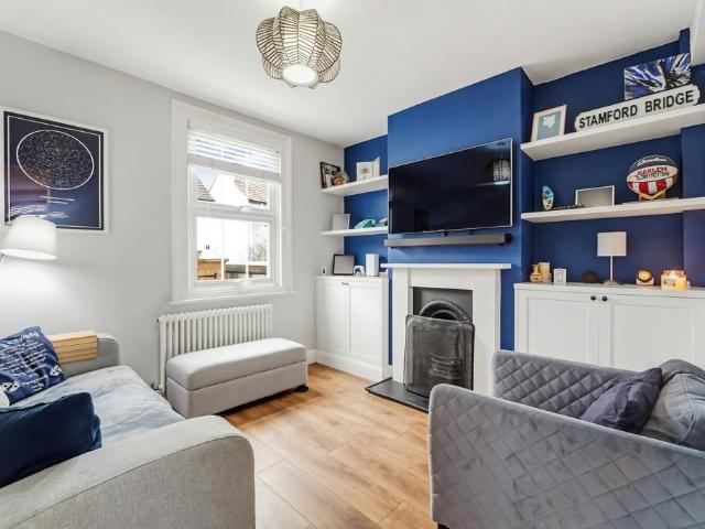 2 bedroom end of terrace house for sale