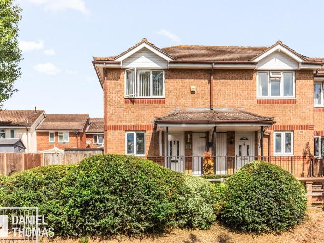 2 bedroom end of terrace house for sale