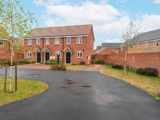 2 bedroom end of terrace house for sale