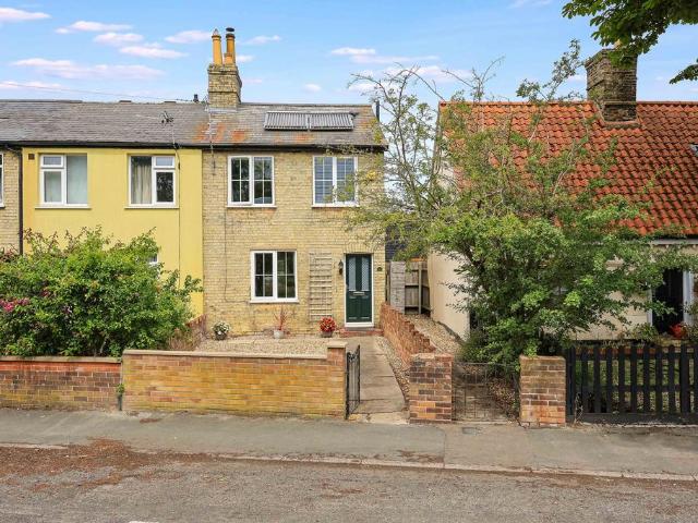 2 bedroom end of terrace house for sale