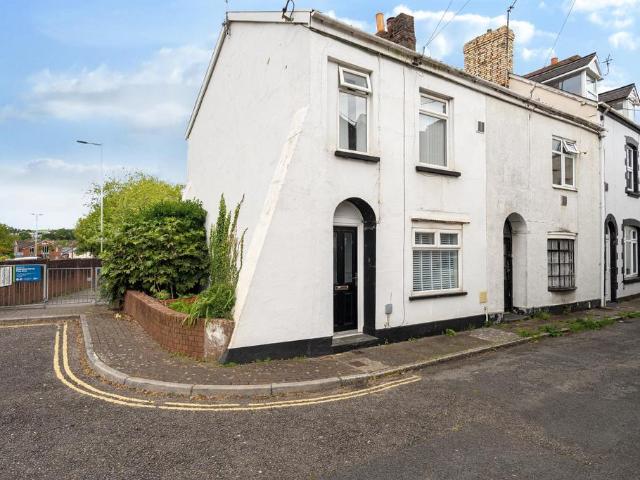 2 bedroom end of terrace house for sale