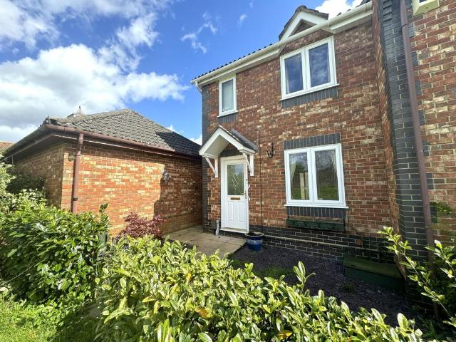 2 bedroom end of terrace house for sale