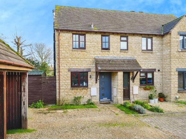 2 bedroom end of terrace house for sale