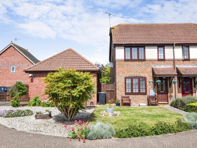 2 bedroom end of terrace house for sale