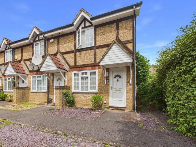 2 bedroom end of terrace house for sale