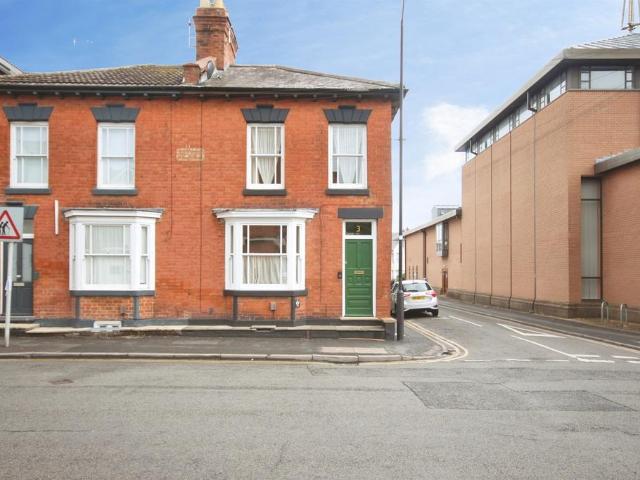2 bedroom end of terrace house for sale