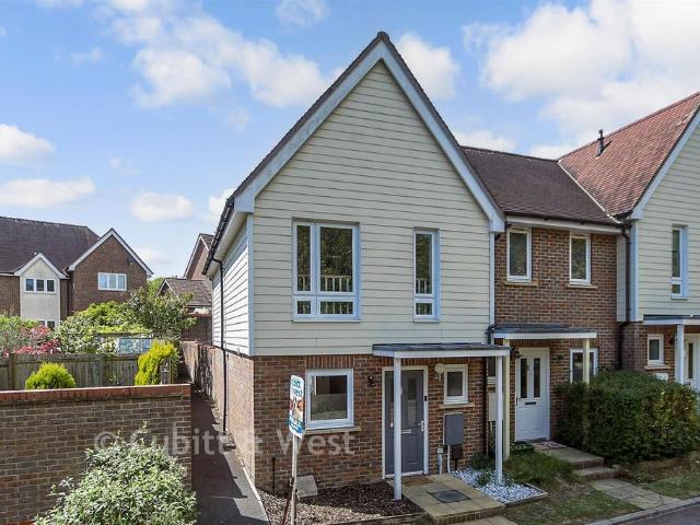 2 bedroom end of terrace house for sale