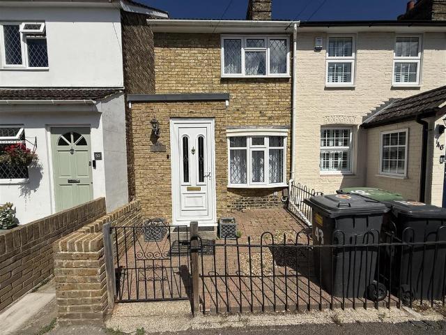 2 bedroom end of terrace house for sale