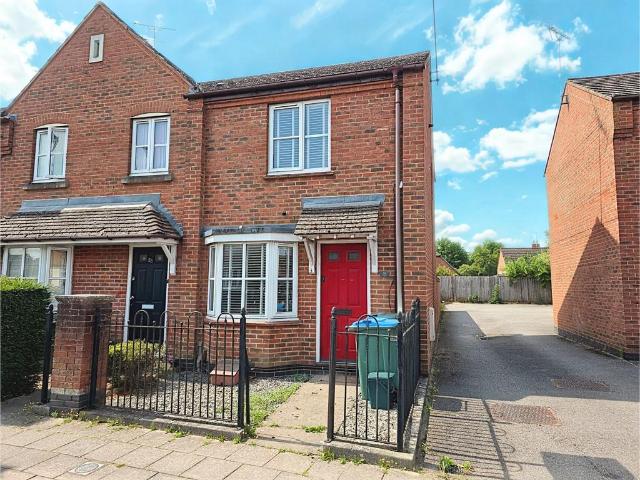 2 bedroom end of terrace house for sale