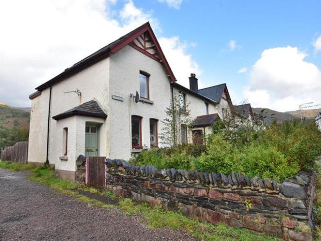2 bedroom end of terrace house for sale in 1 Leven Road, Kinlo.