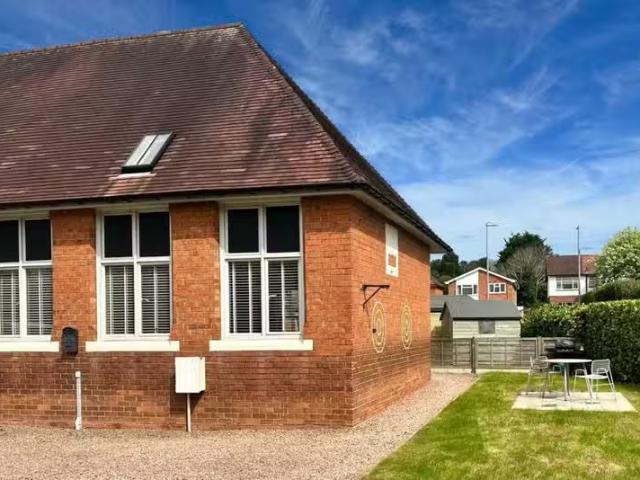 2 bedroom end of terrace house for sale in 7 The Old School Ho.