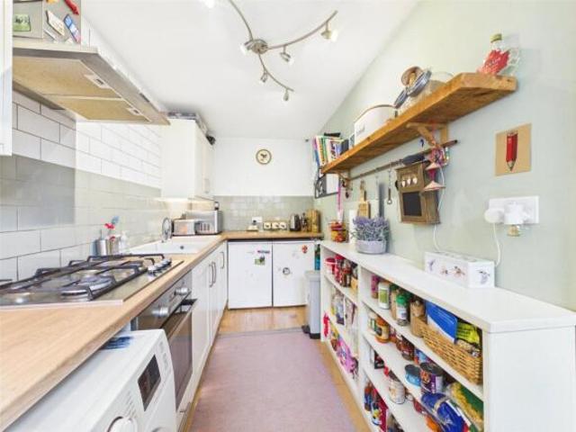 2 bedroom end of terrace house for sale in Courtfield Road, Quedgeley, Gloucester, Gloucestershire, GL2