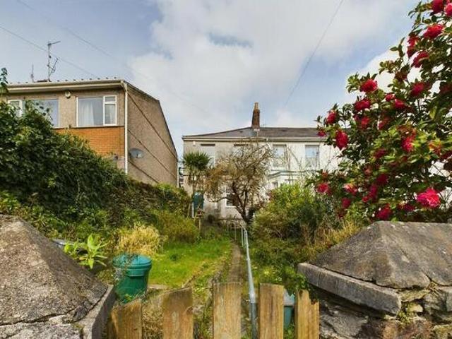 2 Bedroom End Of Terrace House For Sale In Compton