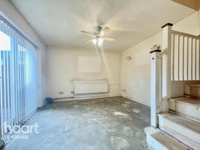 2 bedroom end of terrace house for sale in Copperfields, Luton, LU4
