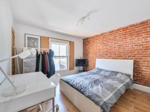 2 bedroom end of terrace house for sale in Cossington Road, Canterbury, Kent, CT1