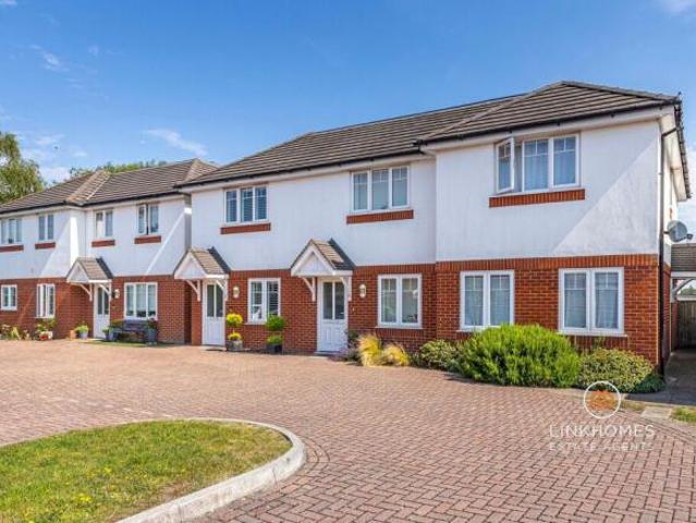 2 bedroom end of terrace house for sale in Catherine Close, Poole, BH12