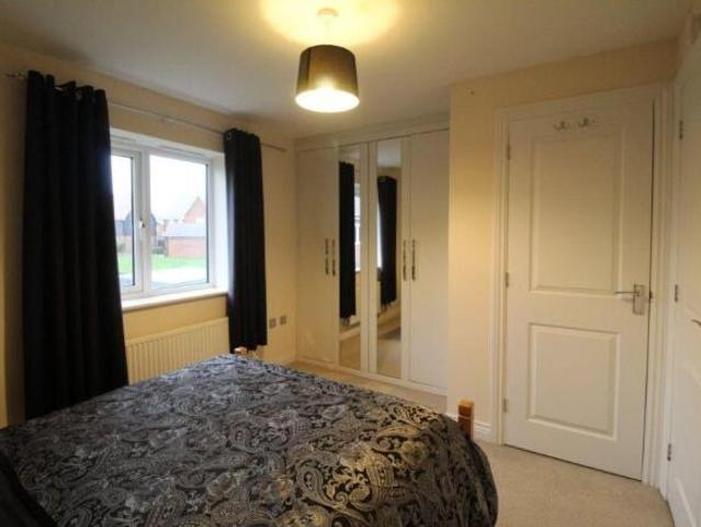 2 bedroom end of terrace house for sale in Cantley Road, Great Denham, Bedford, MK40